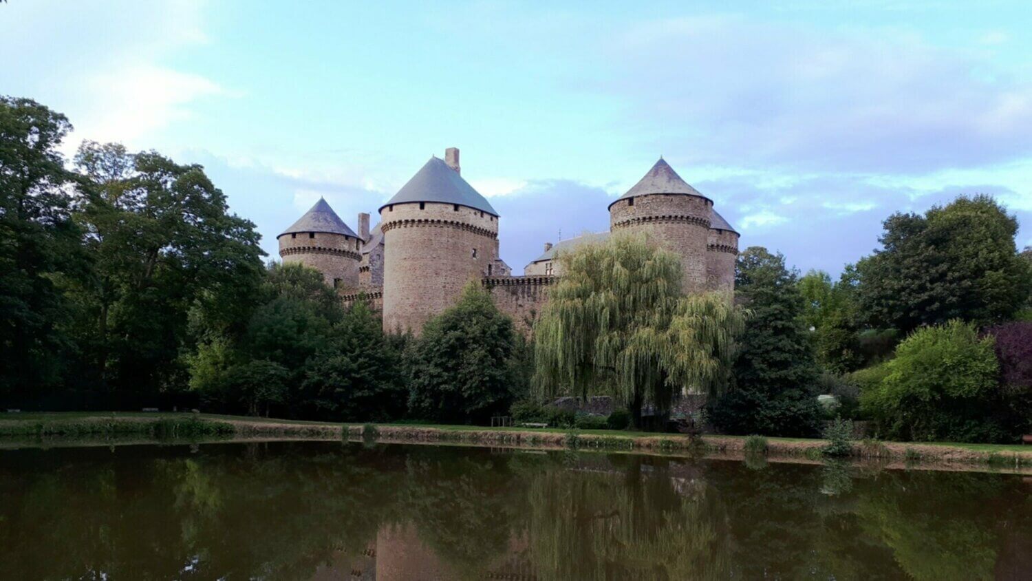Route des Joyaux de la Mayenne - 15 châteaux, parcs et jardins de la Maynne