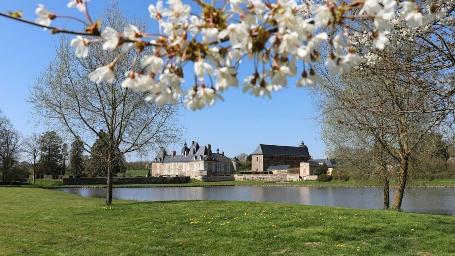 Route des Joyaux de la Mayenne - 15 châteaux, parcs et jardins de la Maynne